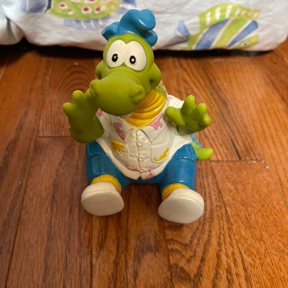 Pizza Hut | Toys | 99s Mtvs Eureekas Castle Hand Puppet Magellan Loose ...